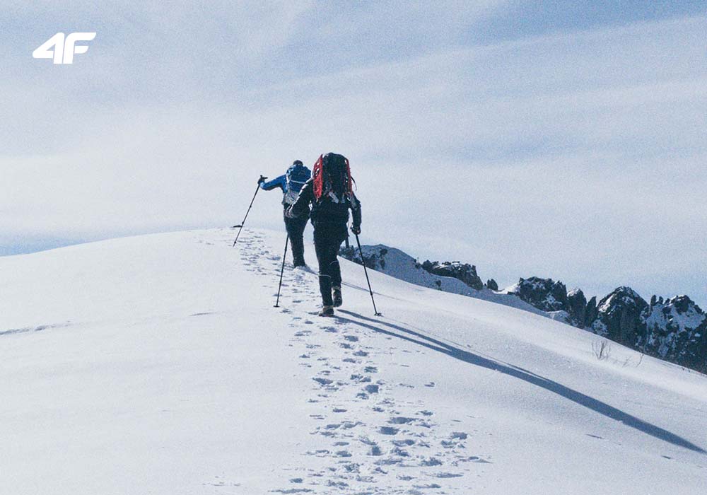 Wie kleidet man sich in die Berge? Die Wahl der richtigen Kleidung für ...